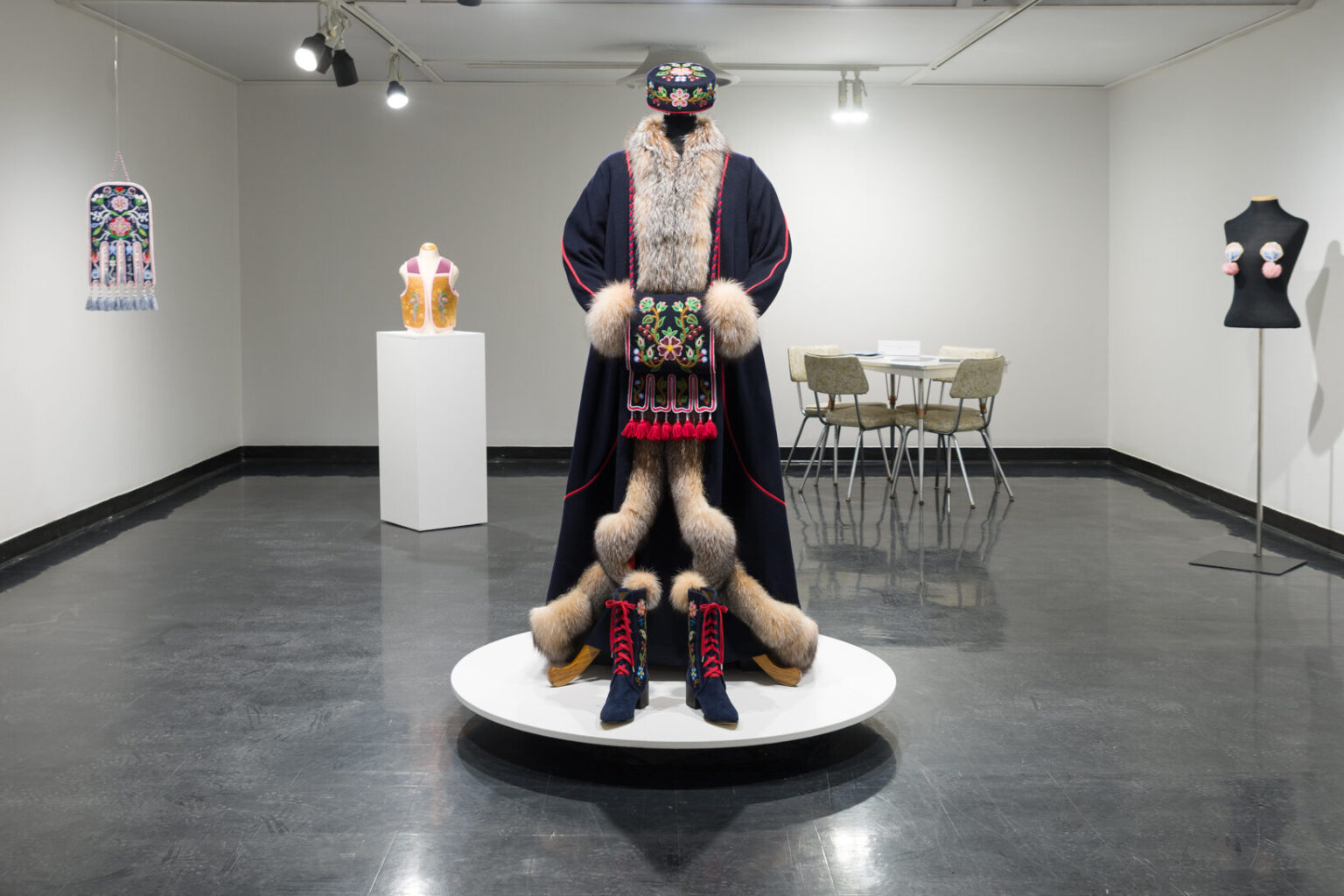 Winnipeg exhibition traces the revival of Red River Métis beadwork ...